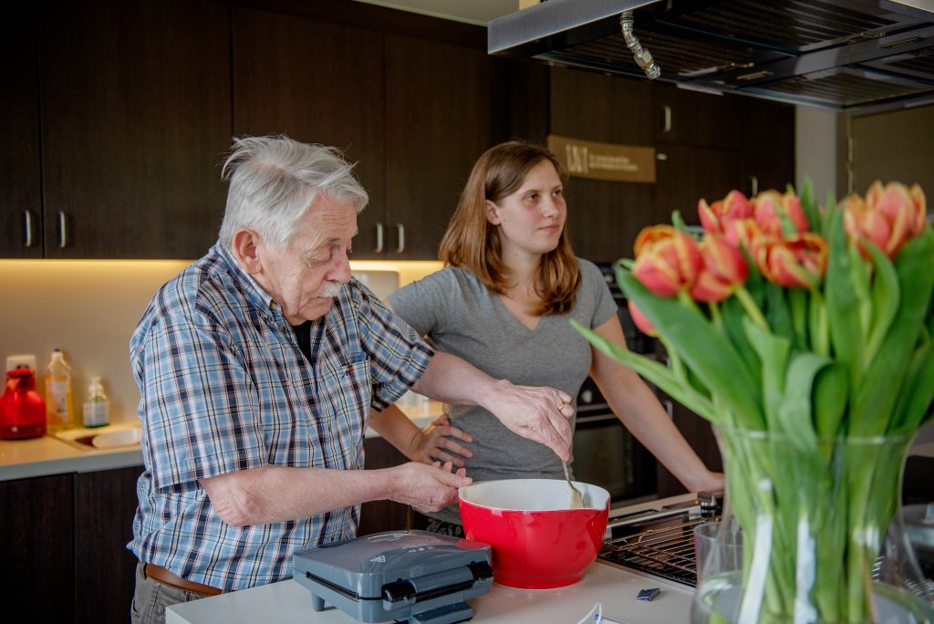 Samen koken, praten en eten bij de Onvergetelijke Kookclub - start ...